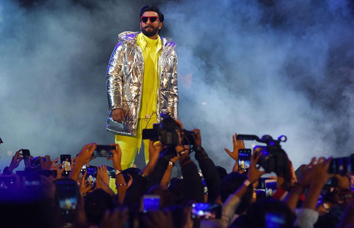 Gully Boy - Ranveer Begins Working on His Rapping Skills