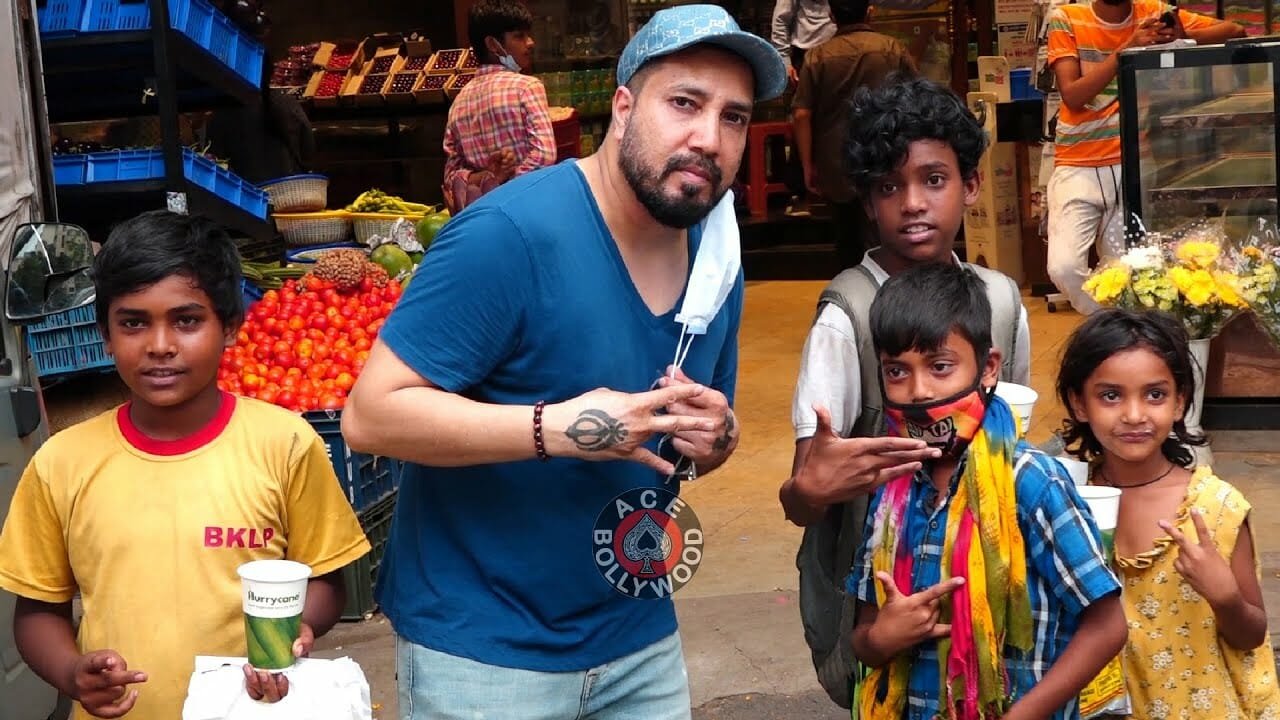 Mika Singh - Spotted At Society Stores Lokhandwala Complex Andheri